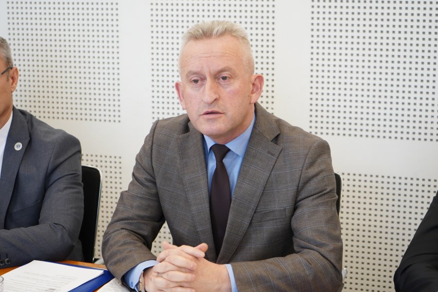 Ish-drejtori i Policisë ia numëron dështimet ministrit Sveçla