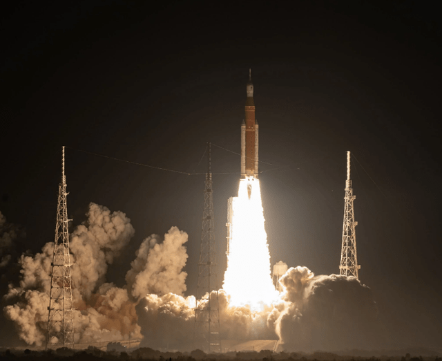 NASA dërgon raketën “Artemis 1” në Hënë