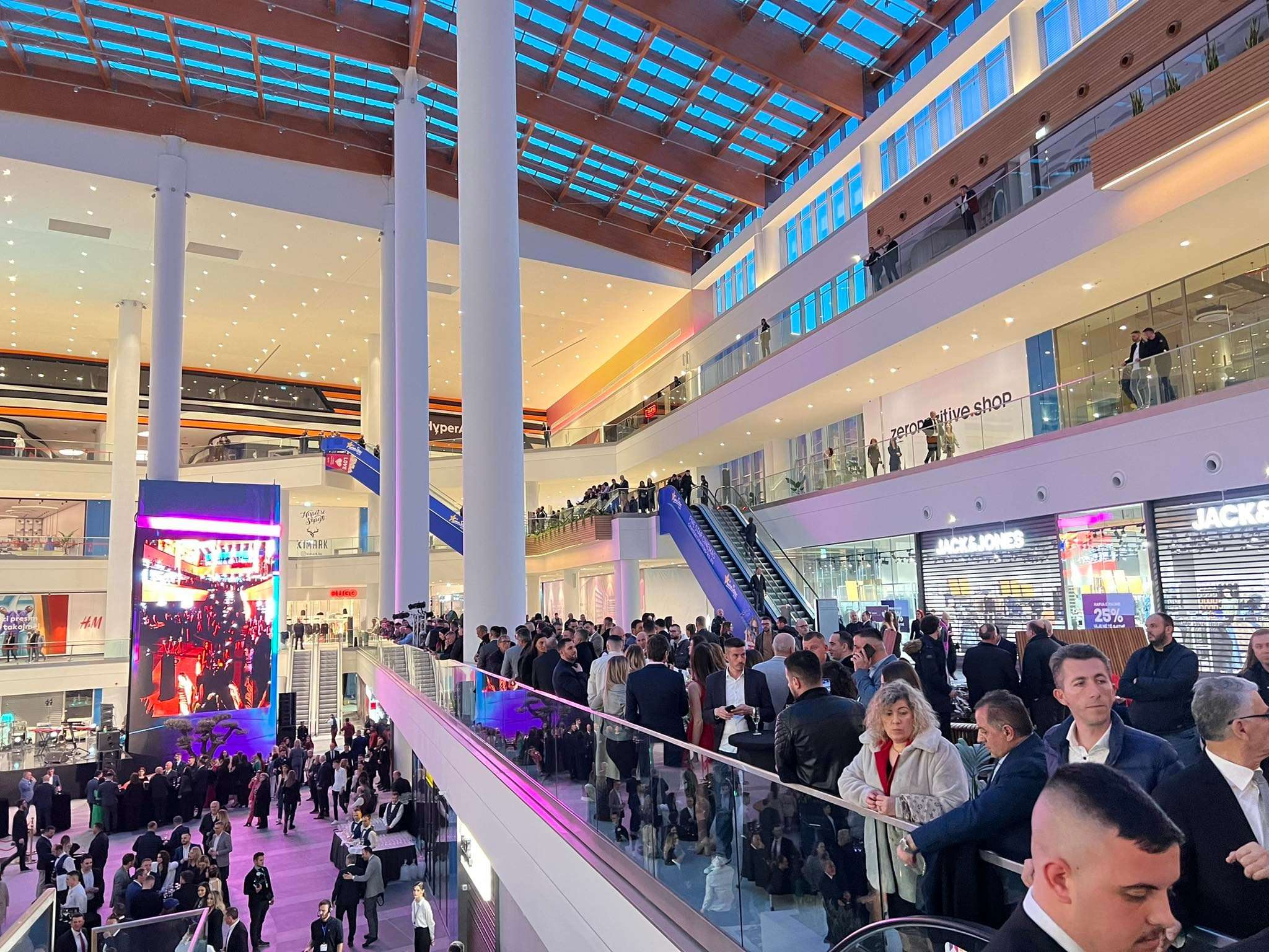"Prishtina Mall" - Hapet qendra më e madhe tregtare në rajon