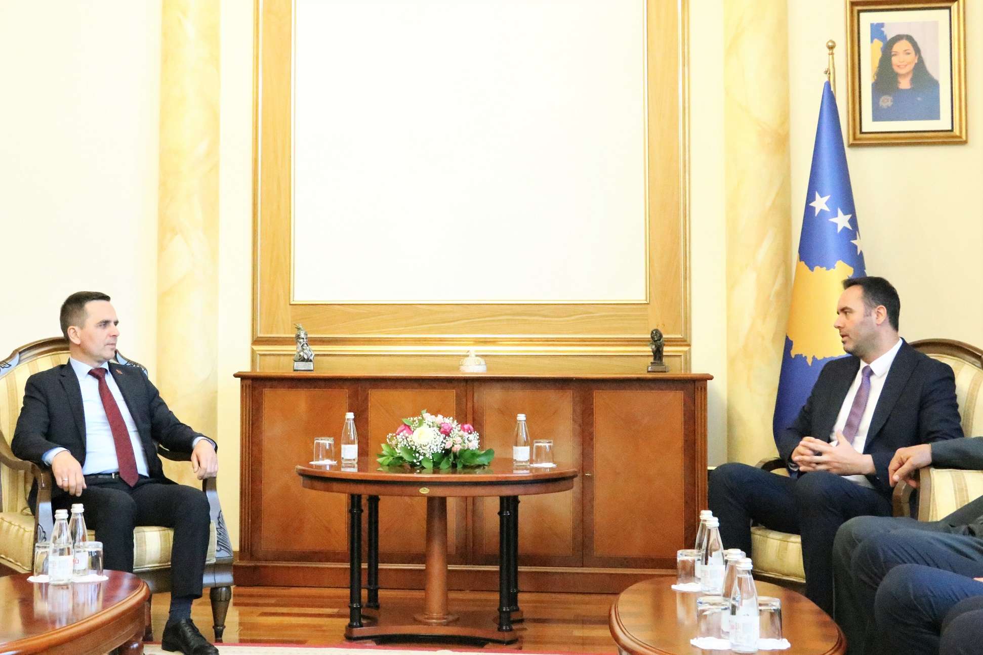 Konjufca priti në takim kryetarin e Tetovës, diskutuan për zhvillimet ...